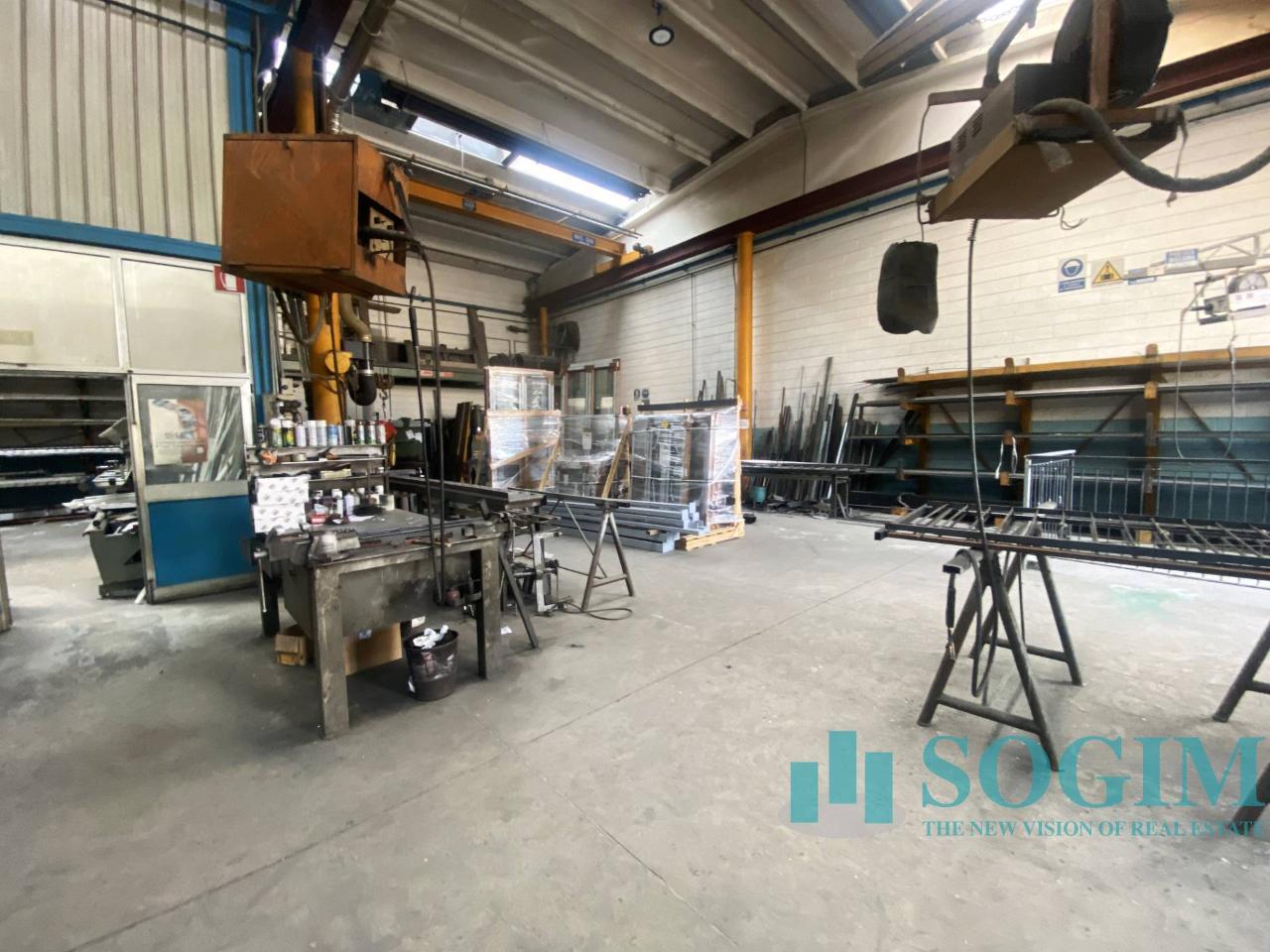 Capannone in vendita a Brugherio