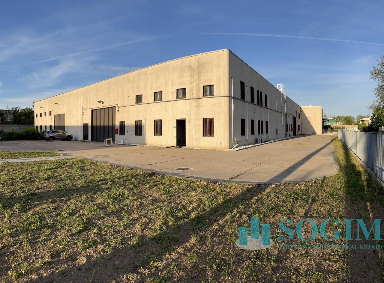 Capannone in affitto a Saronno