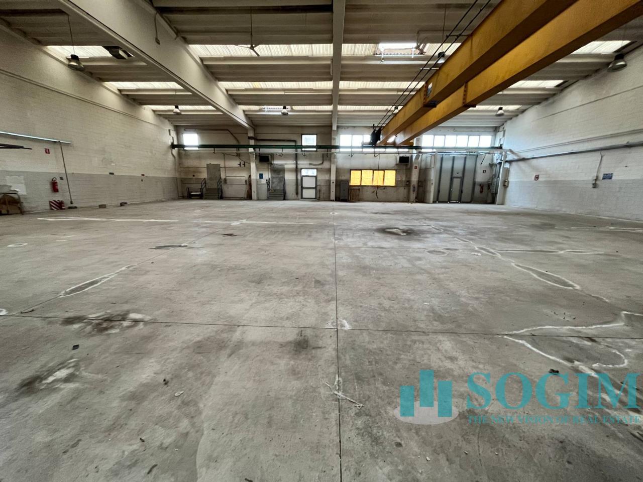 Capannone in vendita a Bareggio