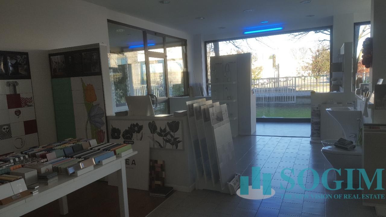 Negozio in affitto a Cavenago Di Brianza