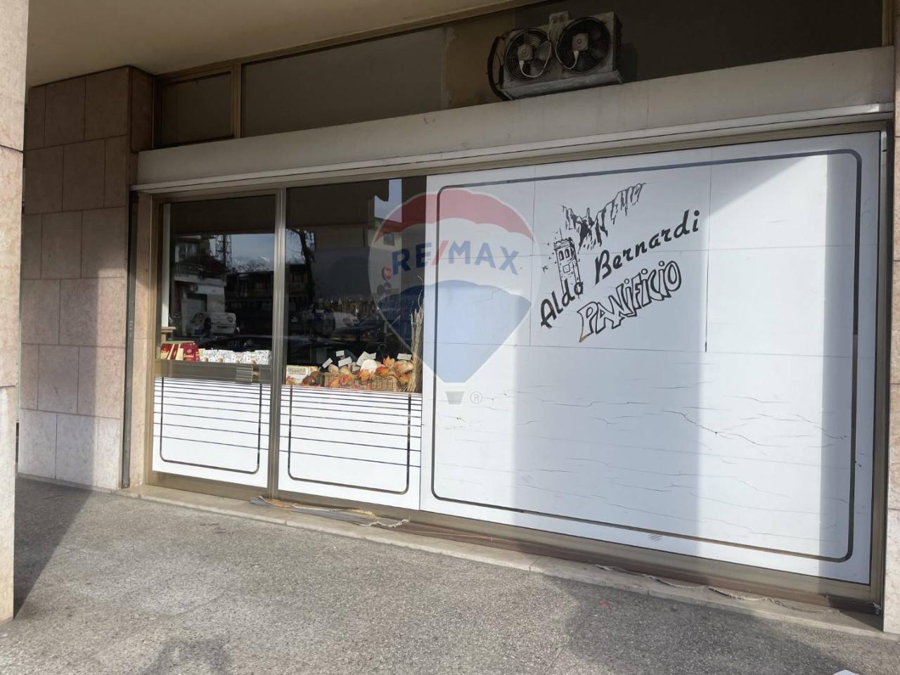 Esercizio commerciale in vendita a Belluno