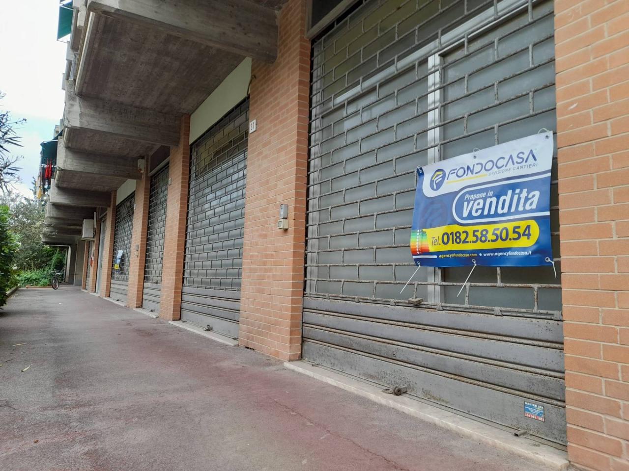 Esercizio commerciale in vendita a Borghetto Santo Spirito