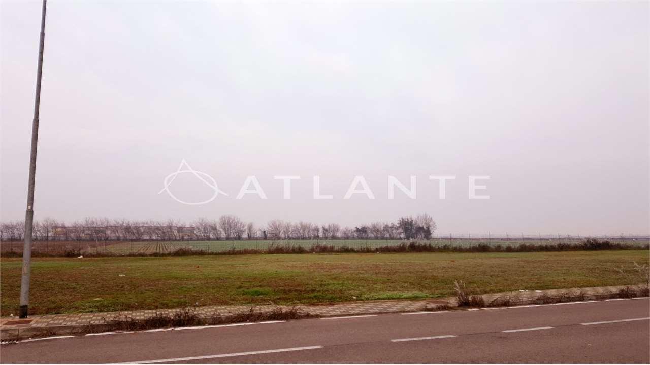 Terreno edificabile residenziale in vendita a Roverbella