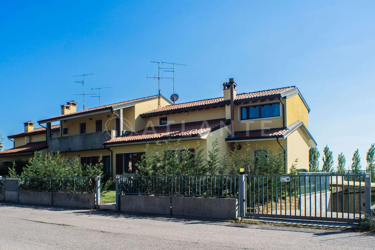 Villa bifamiliare in vendita a Castelnuovo Del Garda