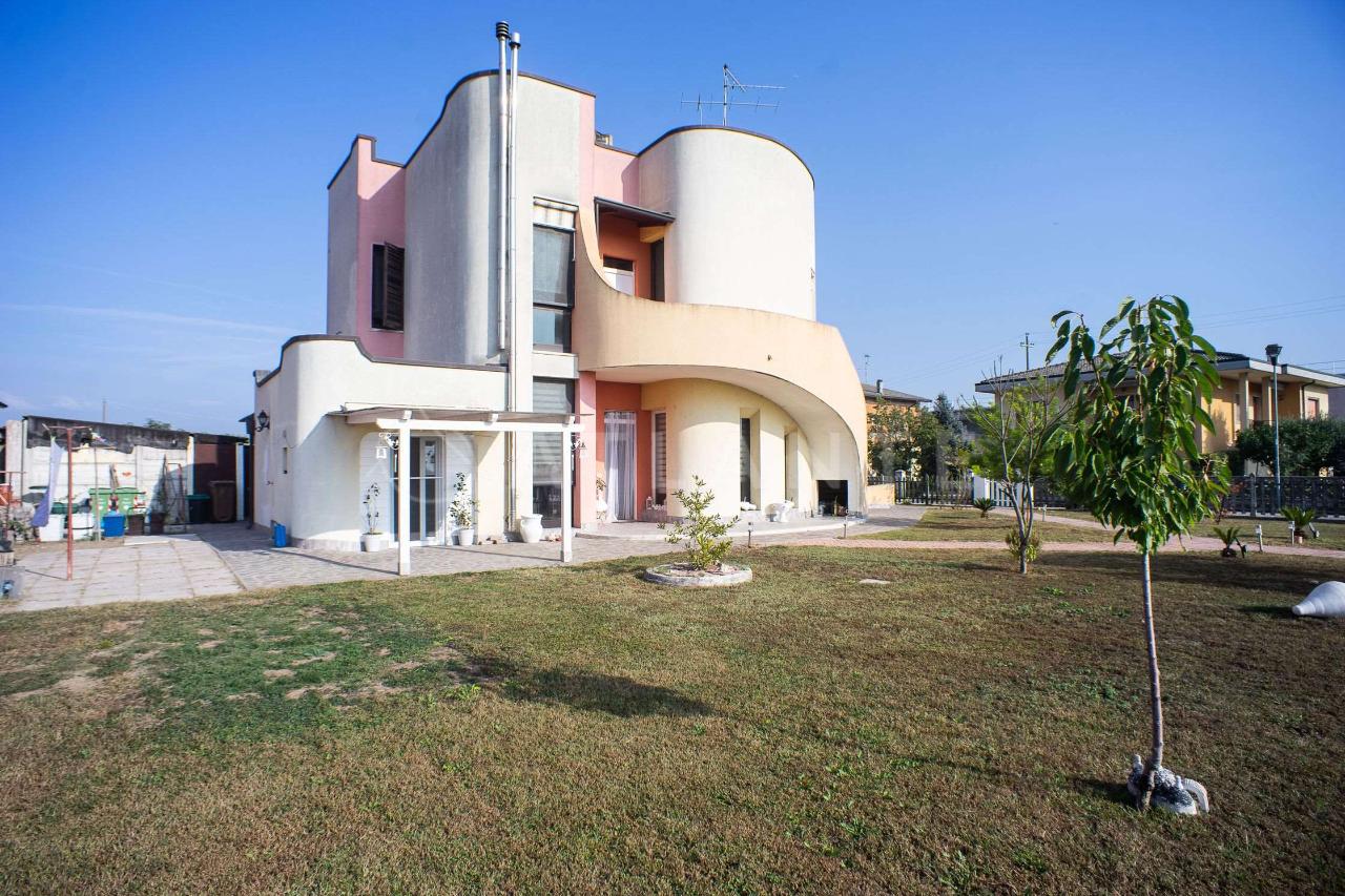 Appartamento in vendita a Roverbella