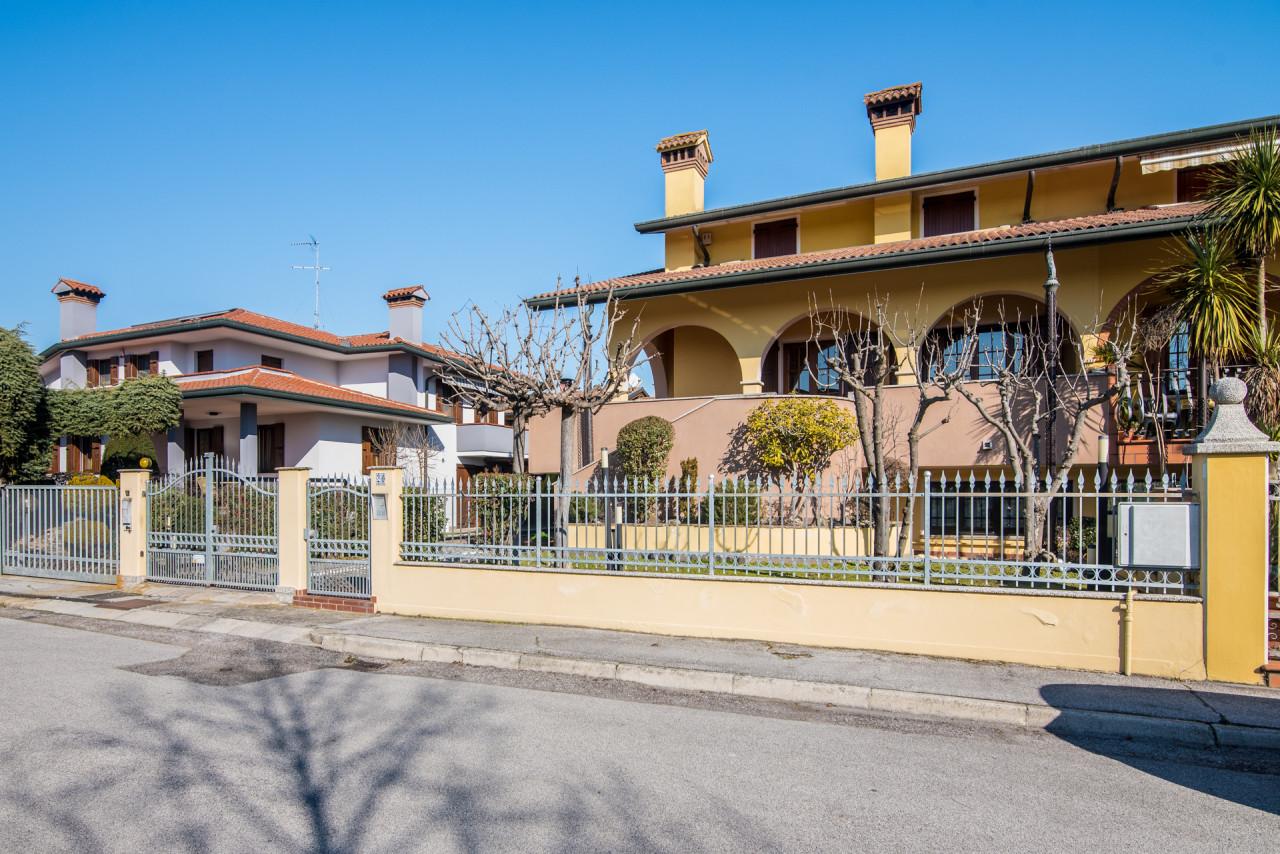 Villa in vendita a Due Carrare
