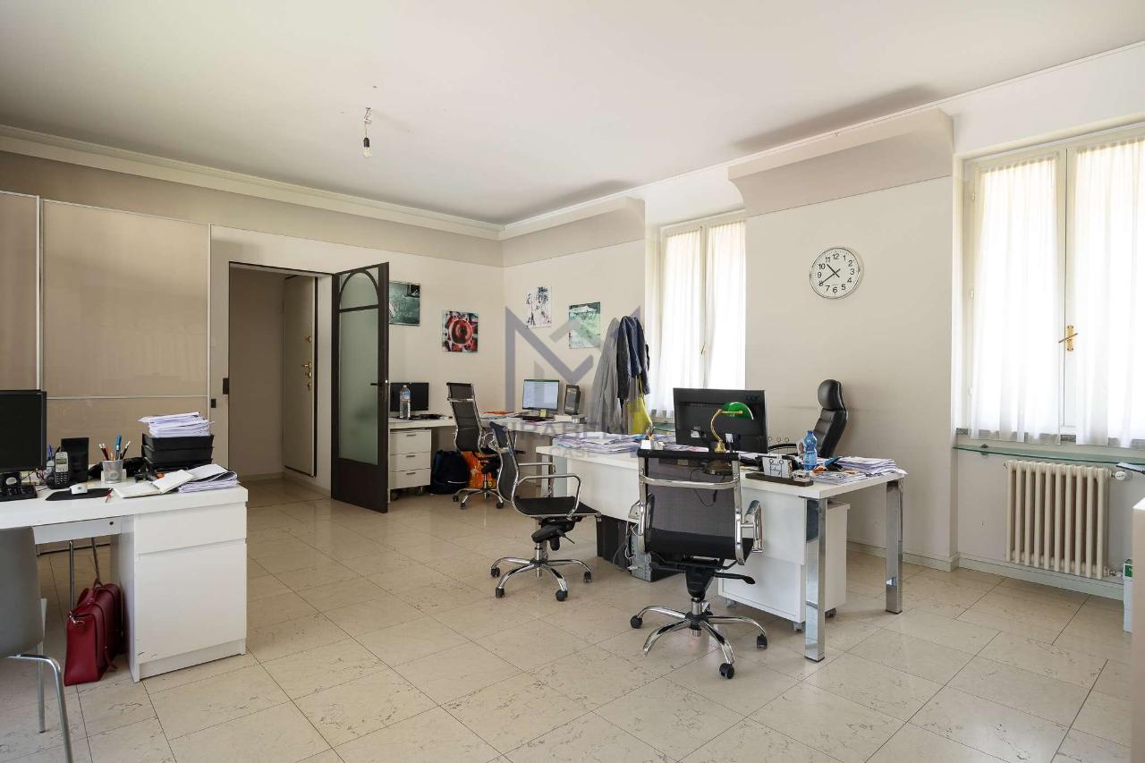 Immobile residenziale in vendita a Besana In Brianza