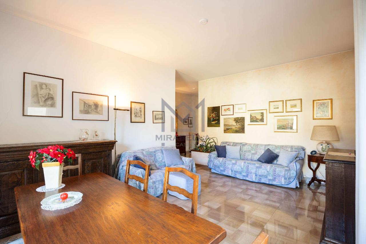 Appartamento in vendita a Carate Brianza