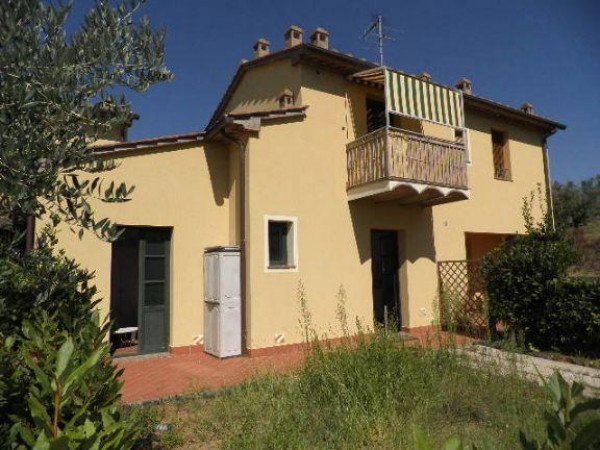 Appartamento in vendita a Castellina Marittima