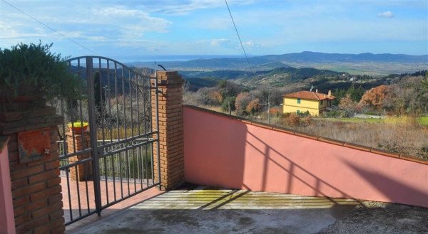 Appartamento in vendita a Castellina Marittima