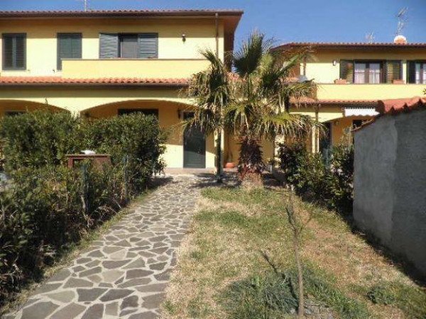 Appartamento in vendita a Castellina Marittima