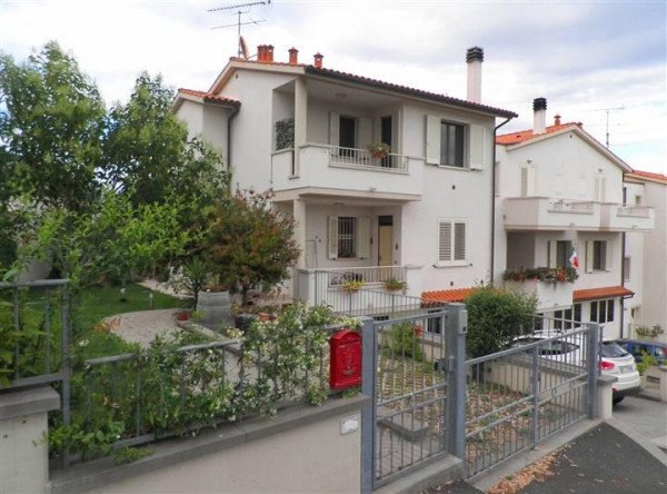 Appartamento in vendita a Castellina Marittima