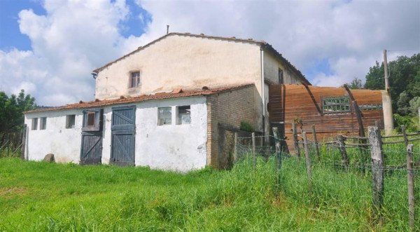 Rustico in vendita a Montecatini Val Di Cecina