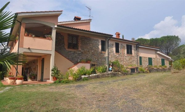 Rustico in vendita a Riparbella