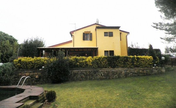 Rustico in vendita a Crespina Lorenzana