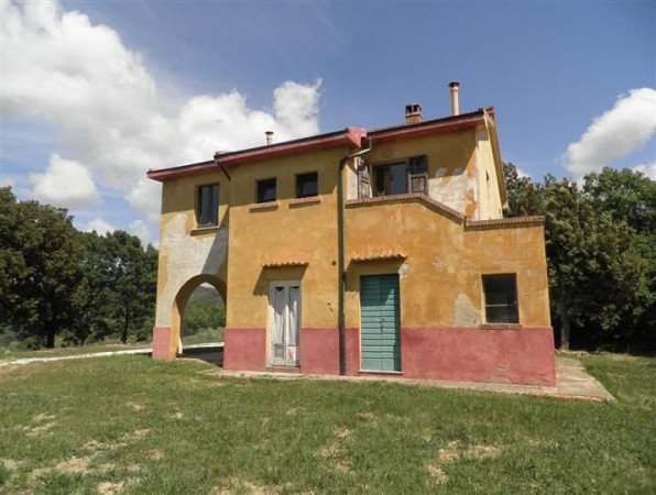 Rustico in vendita a Montecatini Val Di Cecina
