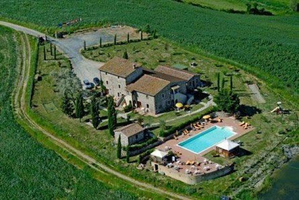 Palazzina commerciale in vendita a Montecatini Val Di Cecina