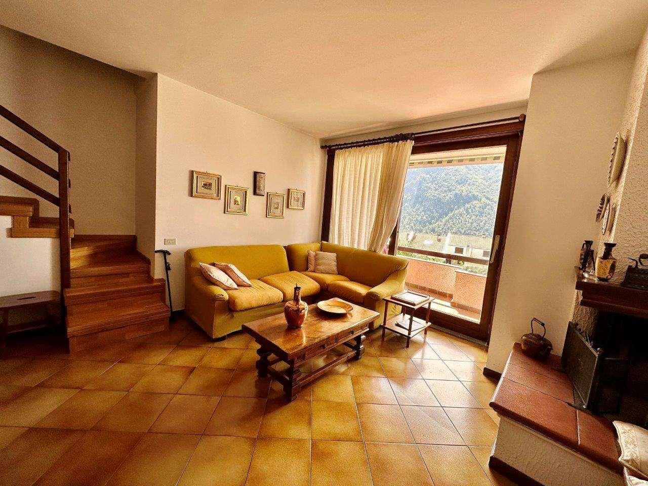 Appartamento in vendita a Introbio