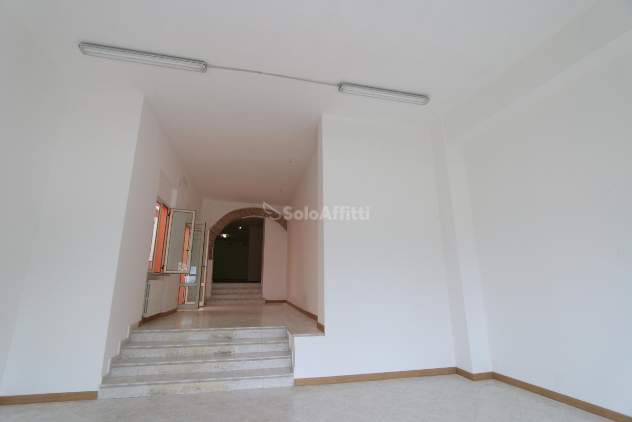 Negozio in affitto a Castelfidardo