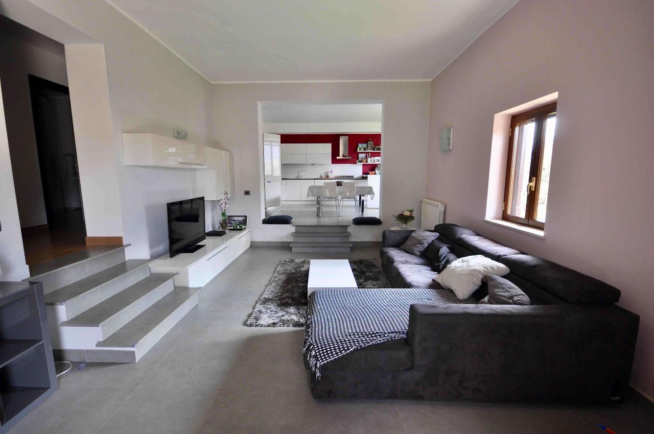 Villa unifamiliare in vendita a Castel Madama