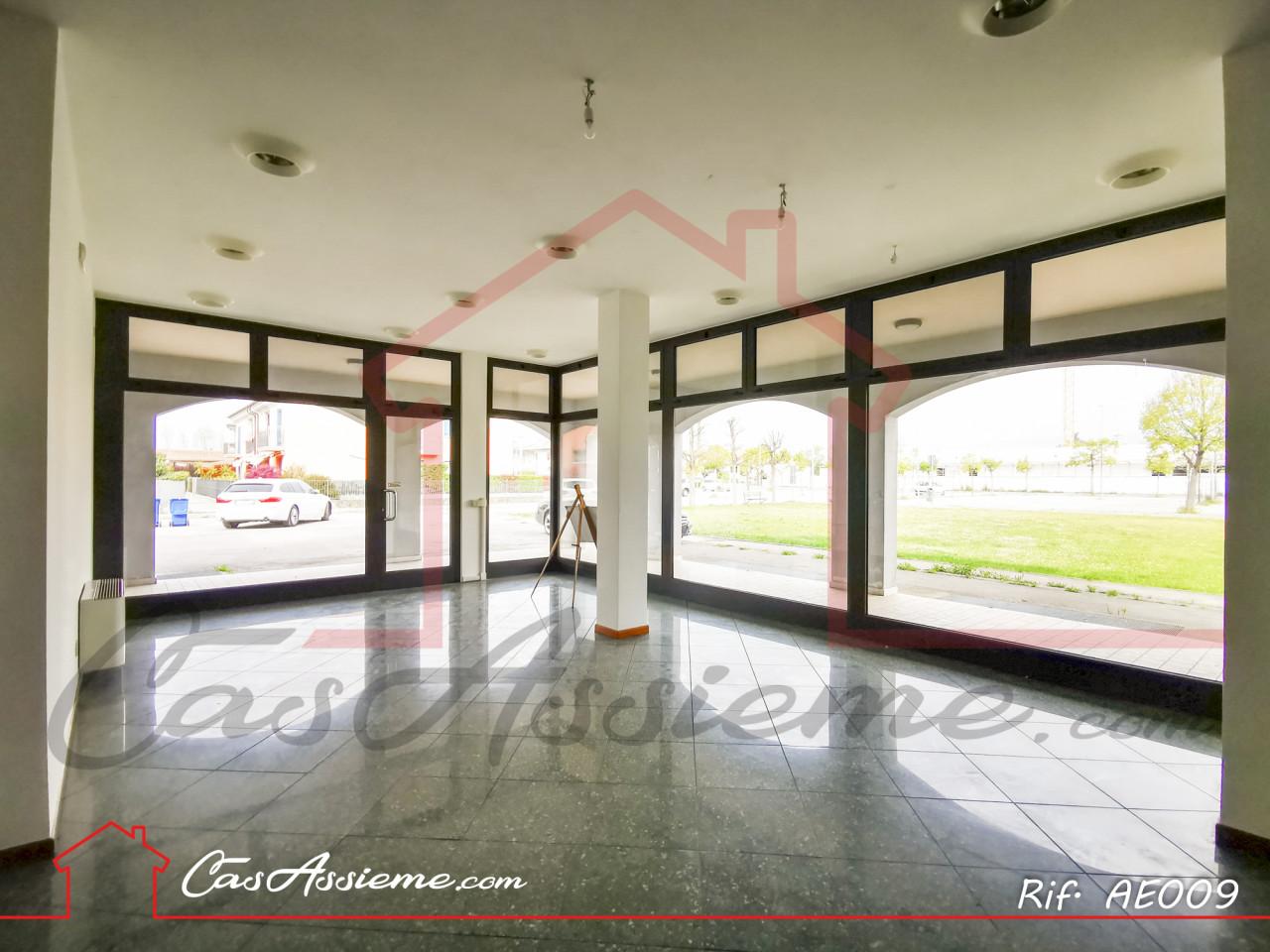 Negozio in vendita a Loria