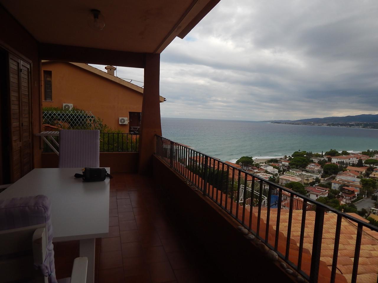 Appartamento in affitto a Staletti