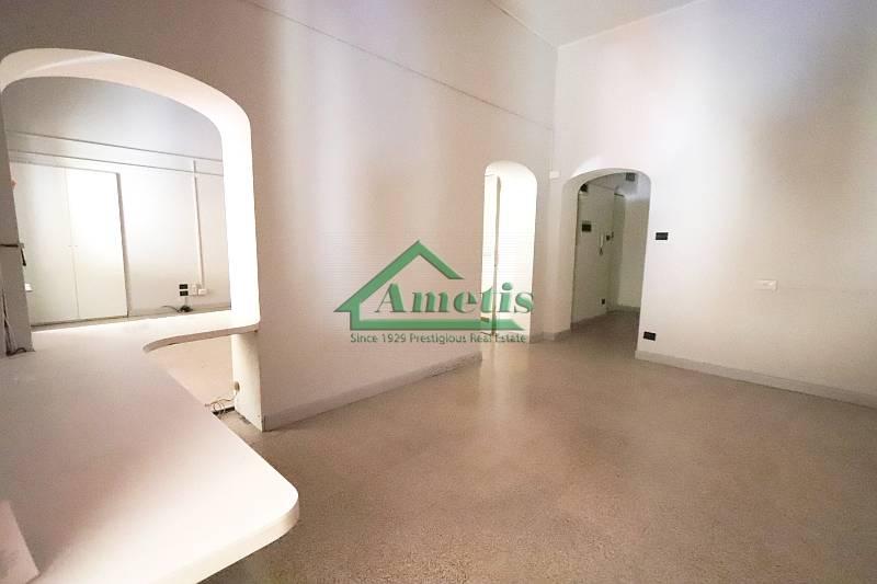 Locale commerciale in affitto a Imperia