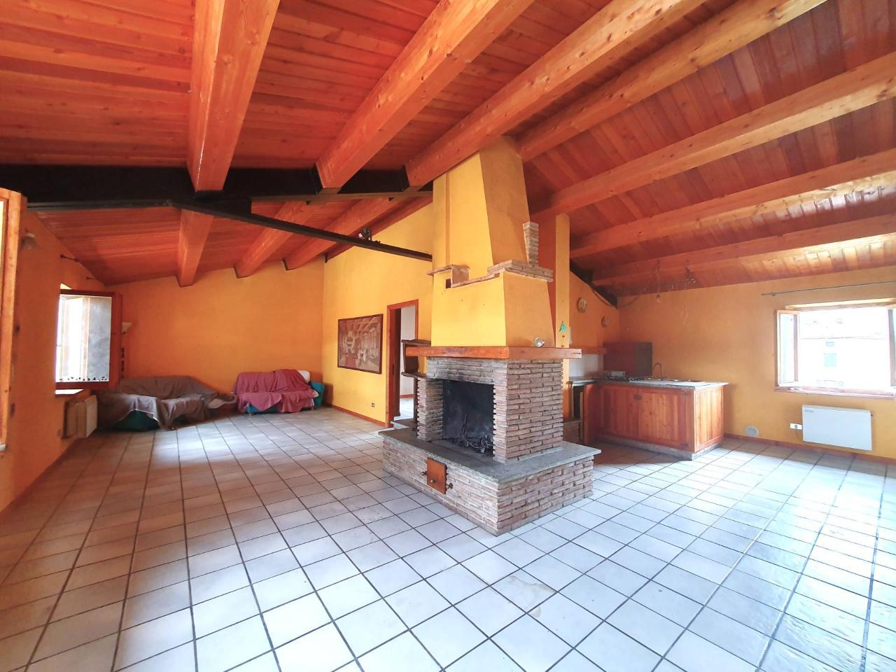 Casa indipendente in vendita a Fabriano