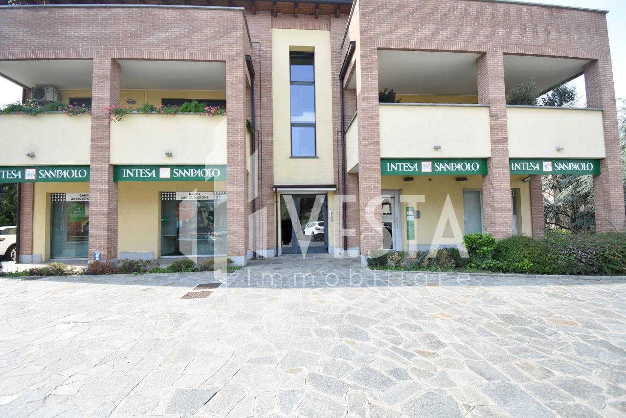 Negozio in affitto a Verderio