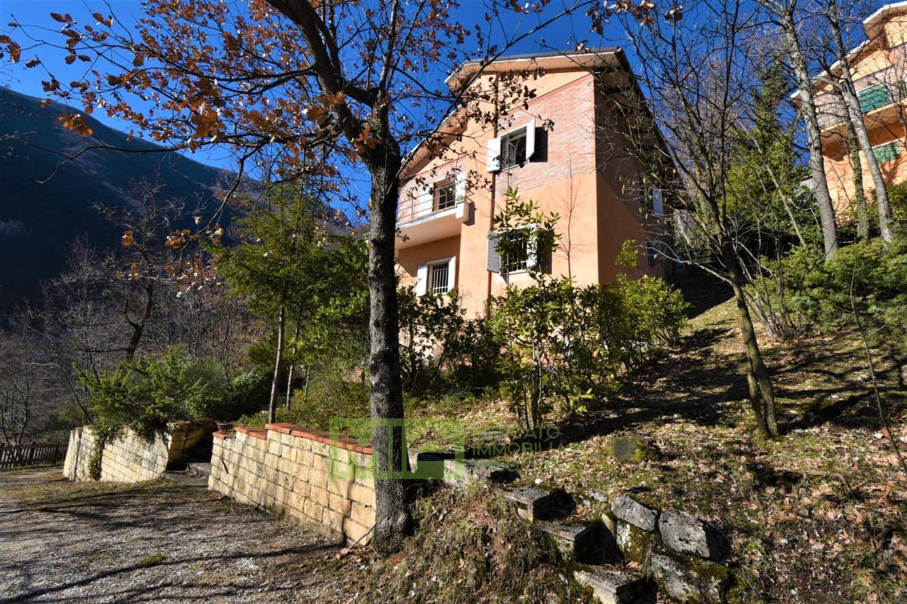 Casa indipendente in vendita a Sarnano