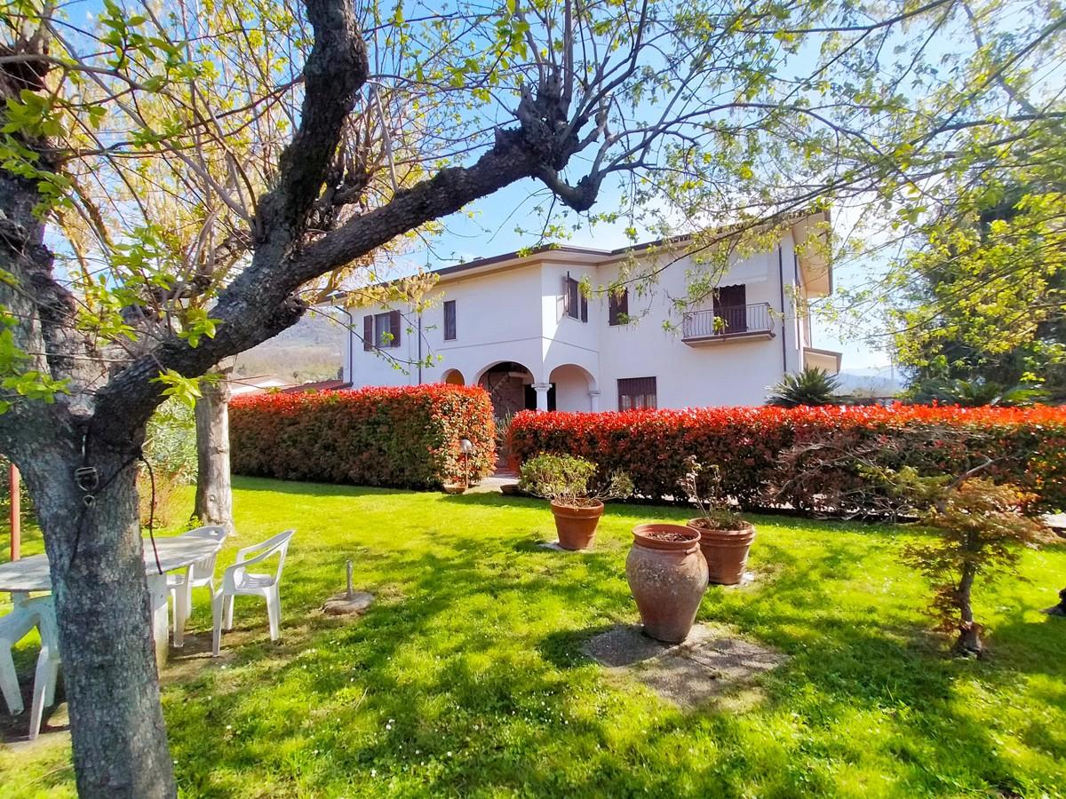 Villa in vendita a Carrara
