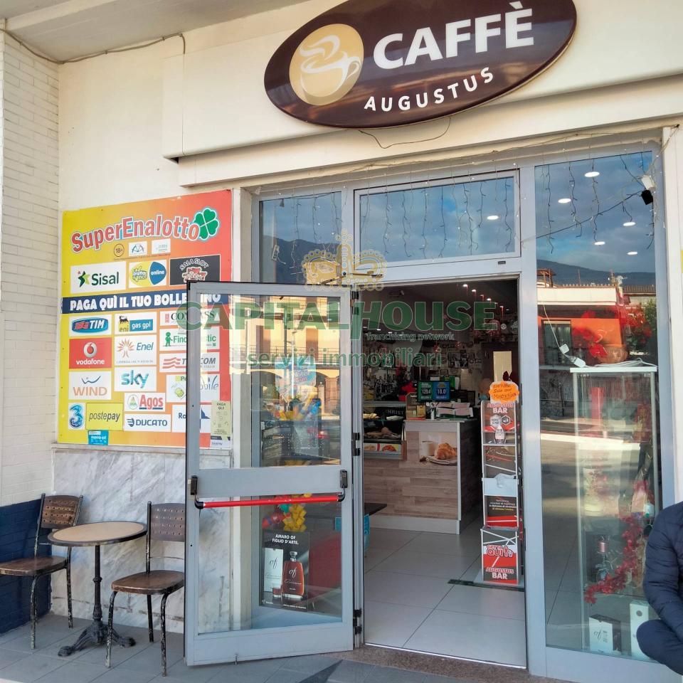 Esercizio commerciale in vendita a Sperone