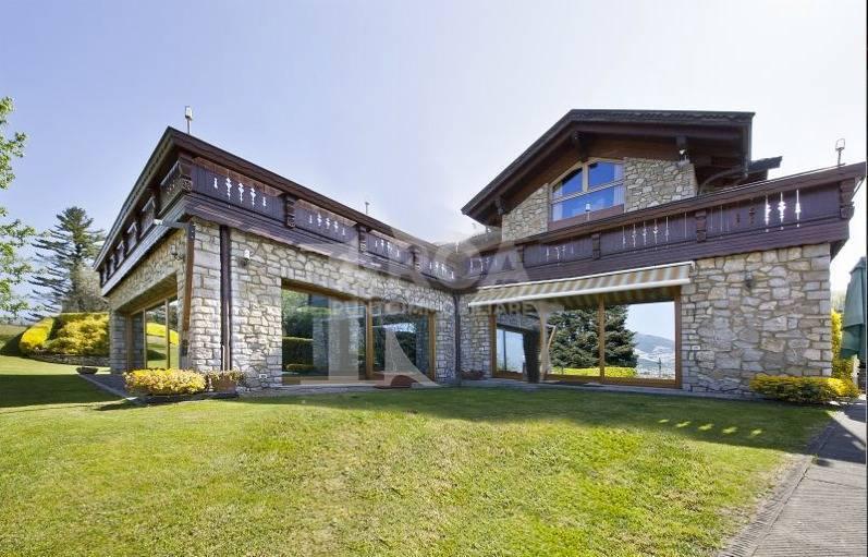 Villa in vendita a Oggiono