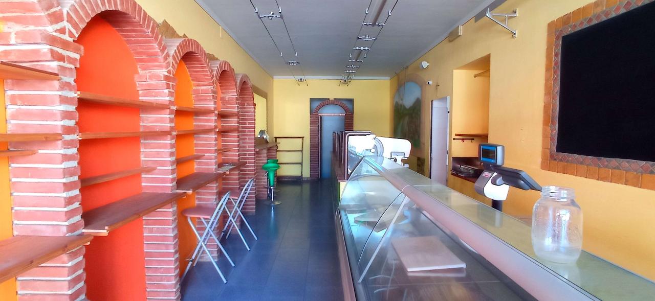 Negozio in affitto a Perugia