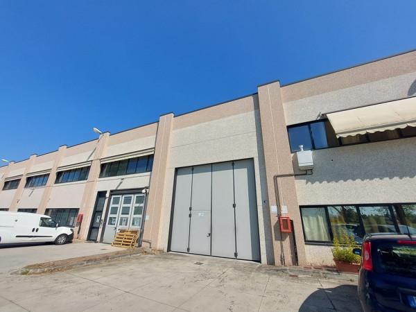 Capannone in vendita a Parma