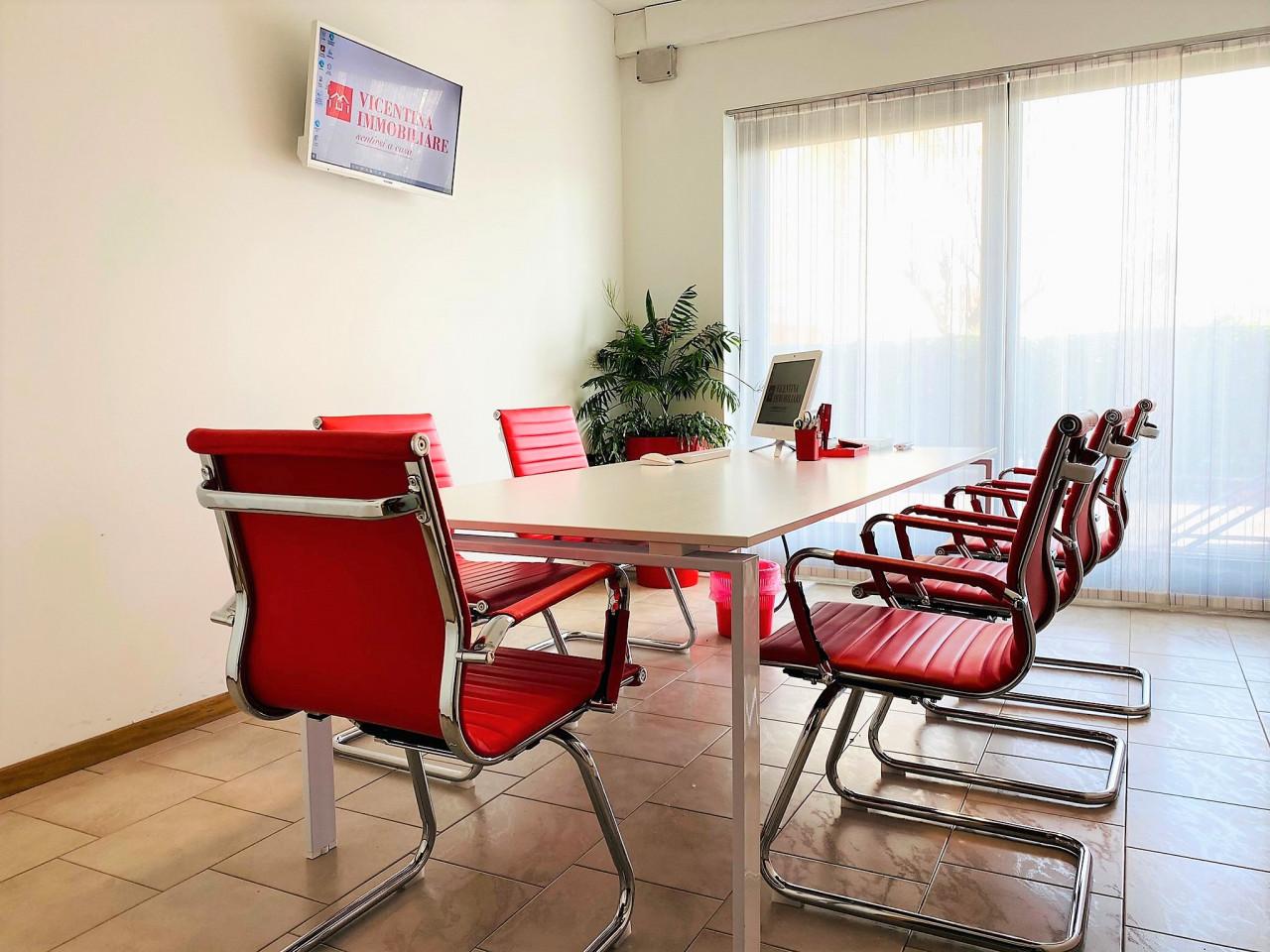 Esercizio commerciale in affitto a Torri Di Quartesolo