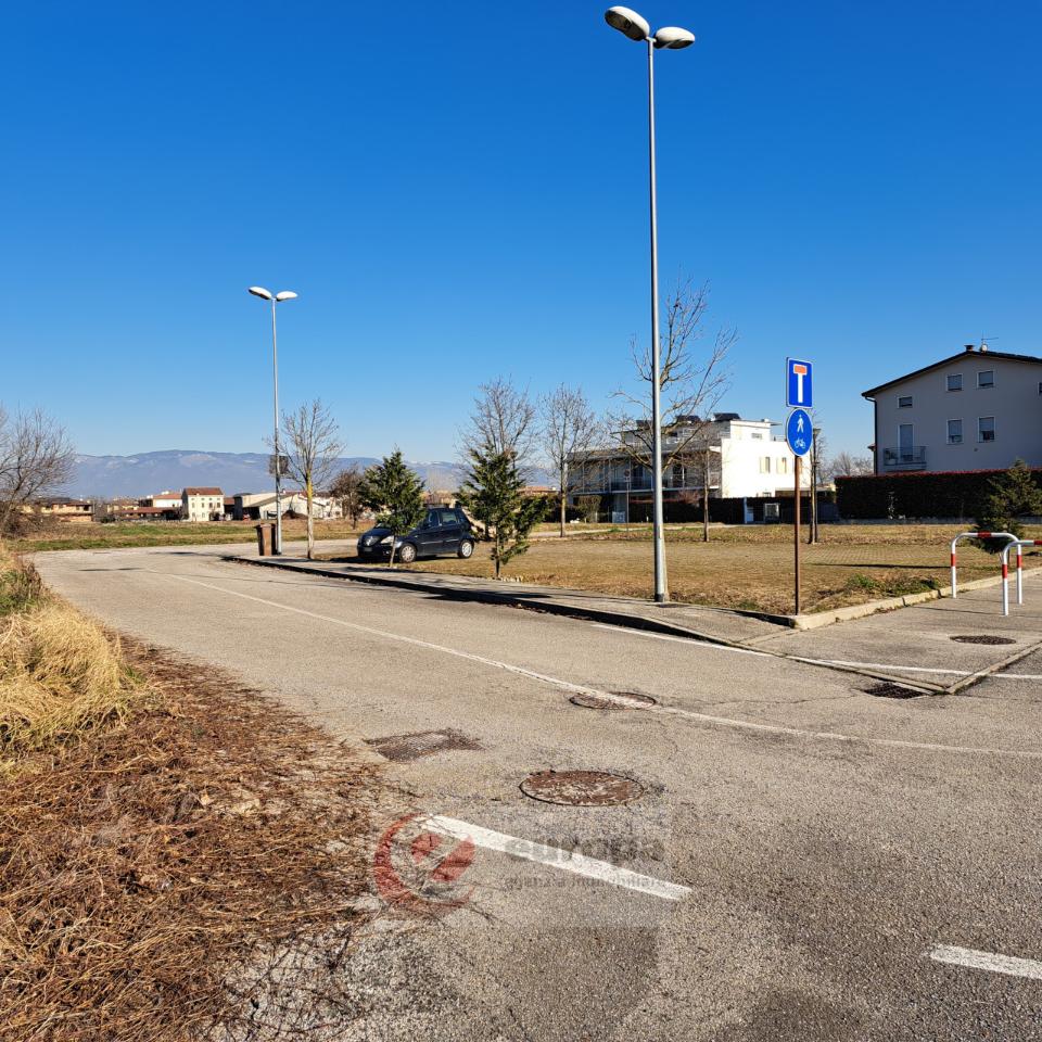 Terreno edificabile residenziale in vendita a Caldogno