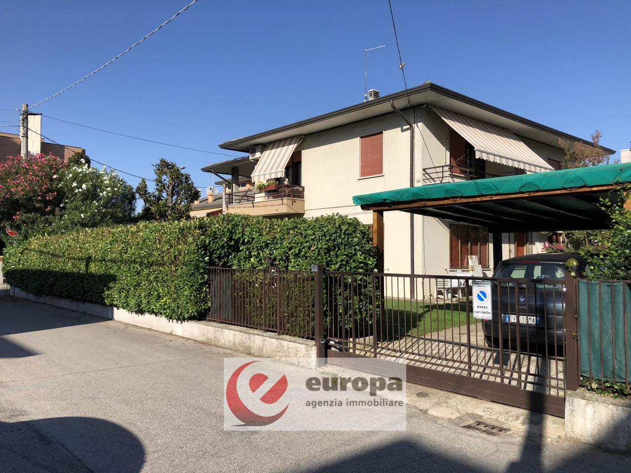 Villa in vendita a Monticello Conte Otto