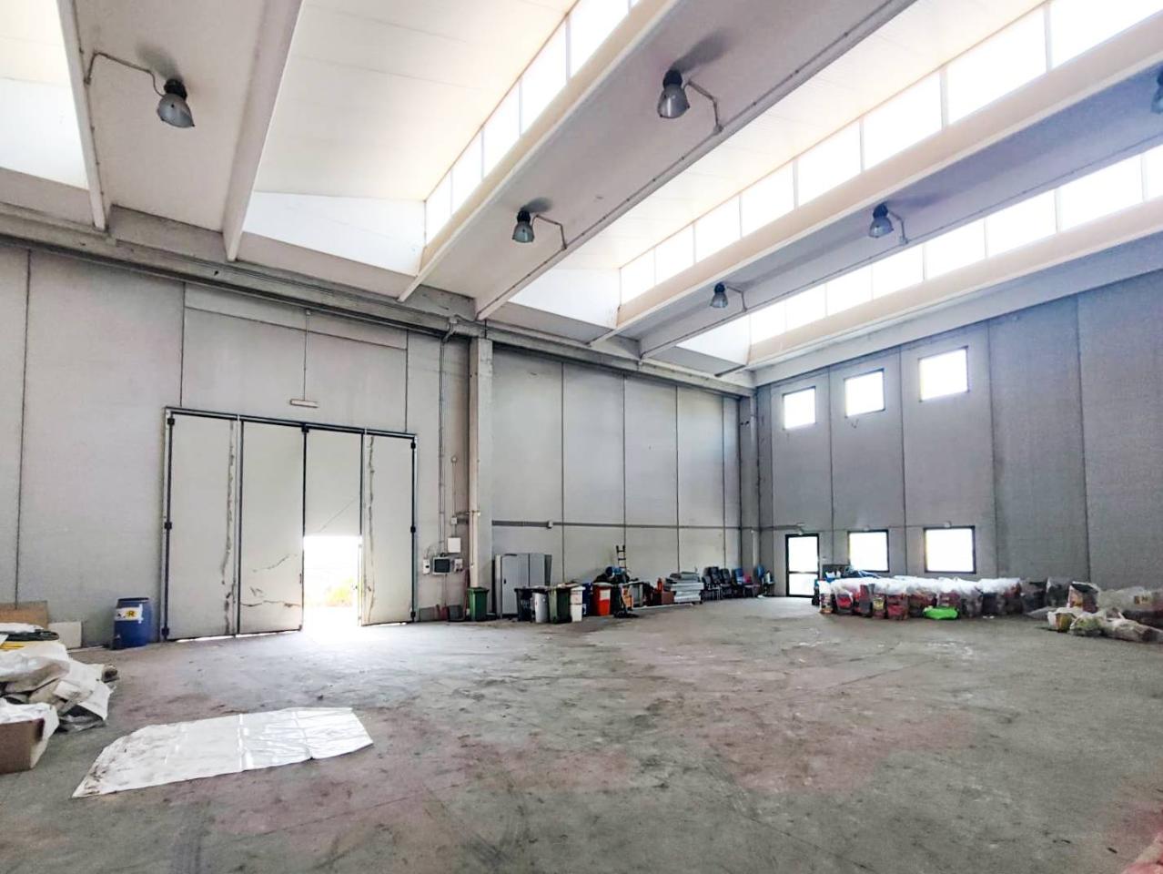 Capannone in vendita a Civitavecchia