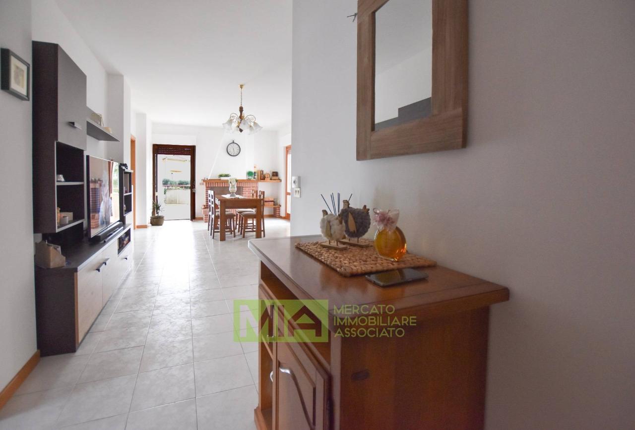 Appartamento in vendita a Comunanza