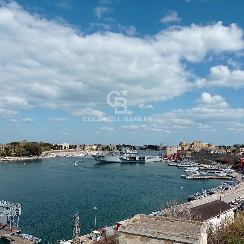 Magazzino in vendita a Brindisi