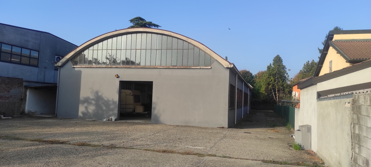 Capannone in vendita a San Colombano Al Lambro