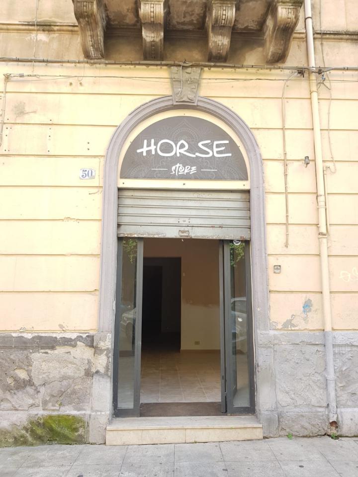 Negozio in affitto a Palermo