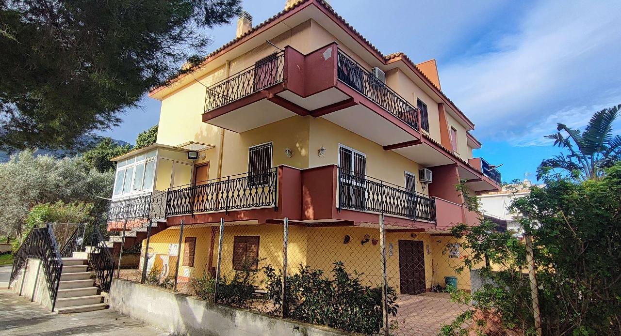 Villa bifamiliare in vendita a Carini