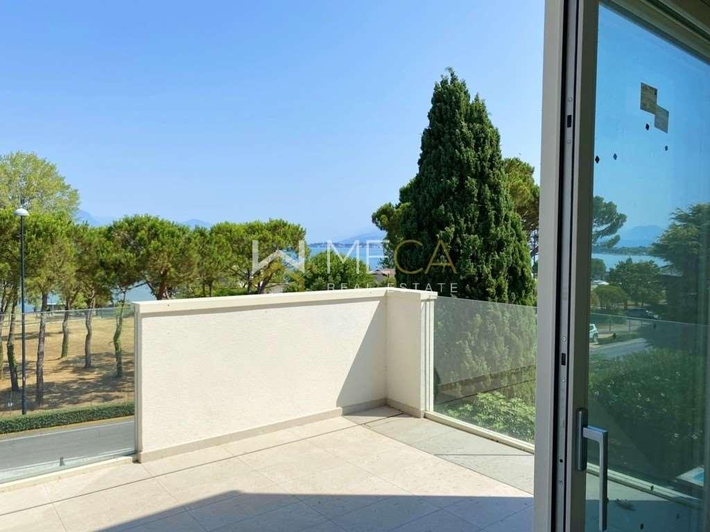 Appartamento in vendita a Desenzano Del Garda