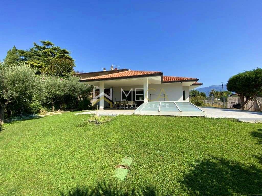 Villa in vendita a Manerba Del Garda
