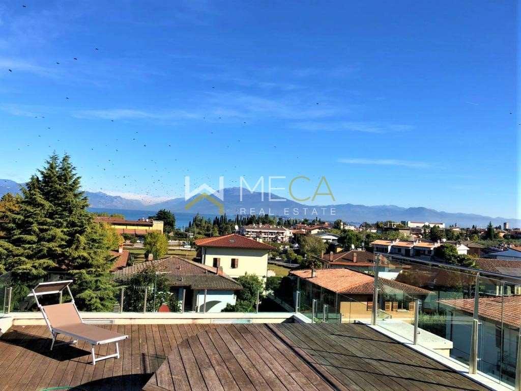 Attico in vendita a Desenzano Del Garda