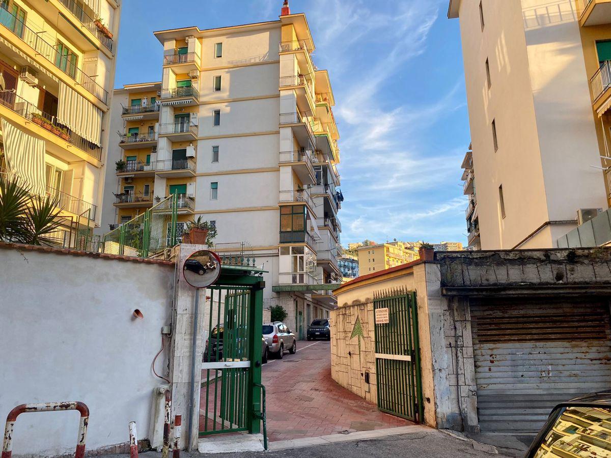Appartamento in vendita a Napoli