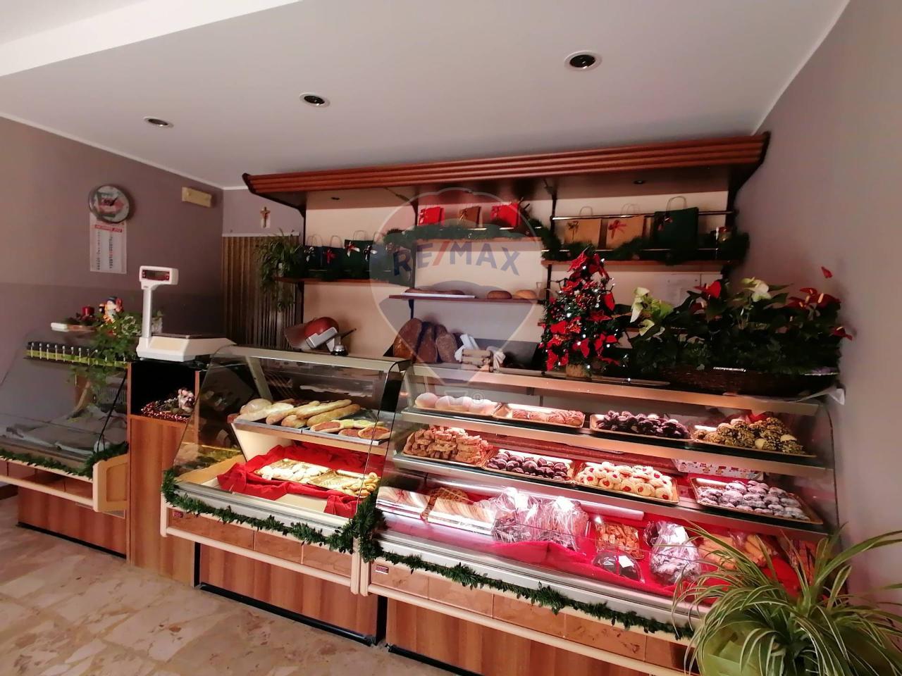 Esercizio commerciale in vendita a Pretoro