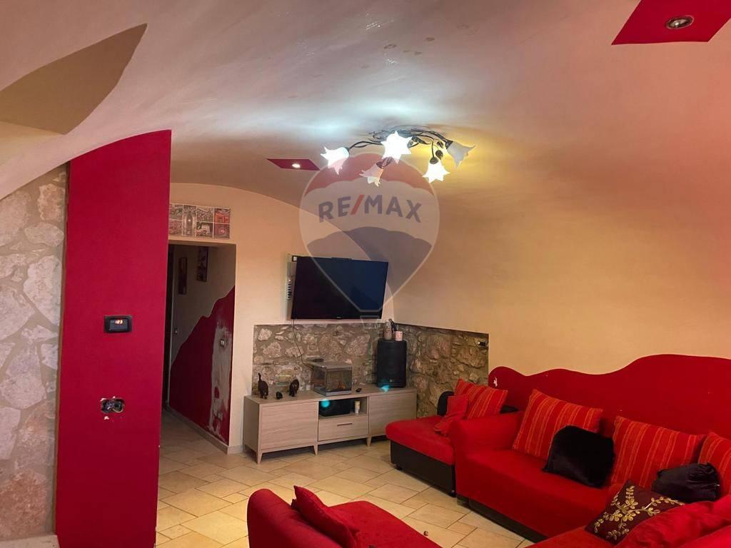 Casa indipendente in vendita a Sulmona